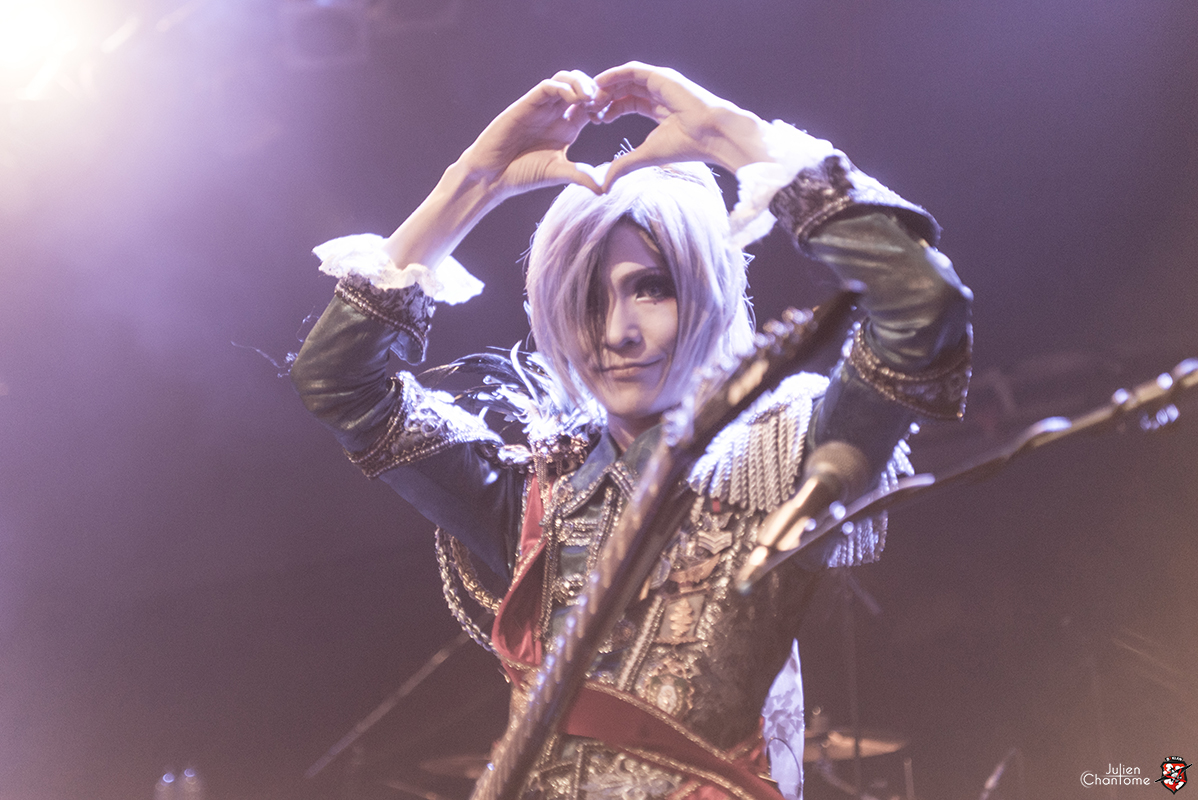 [LIVE REPORT] Retour sur le dernier show parisien du groupe Versailles ...