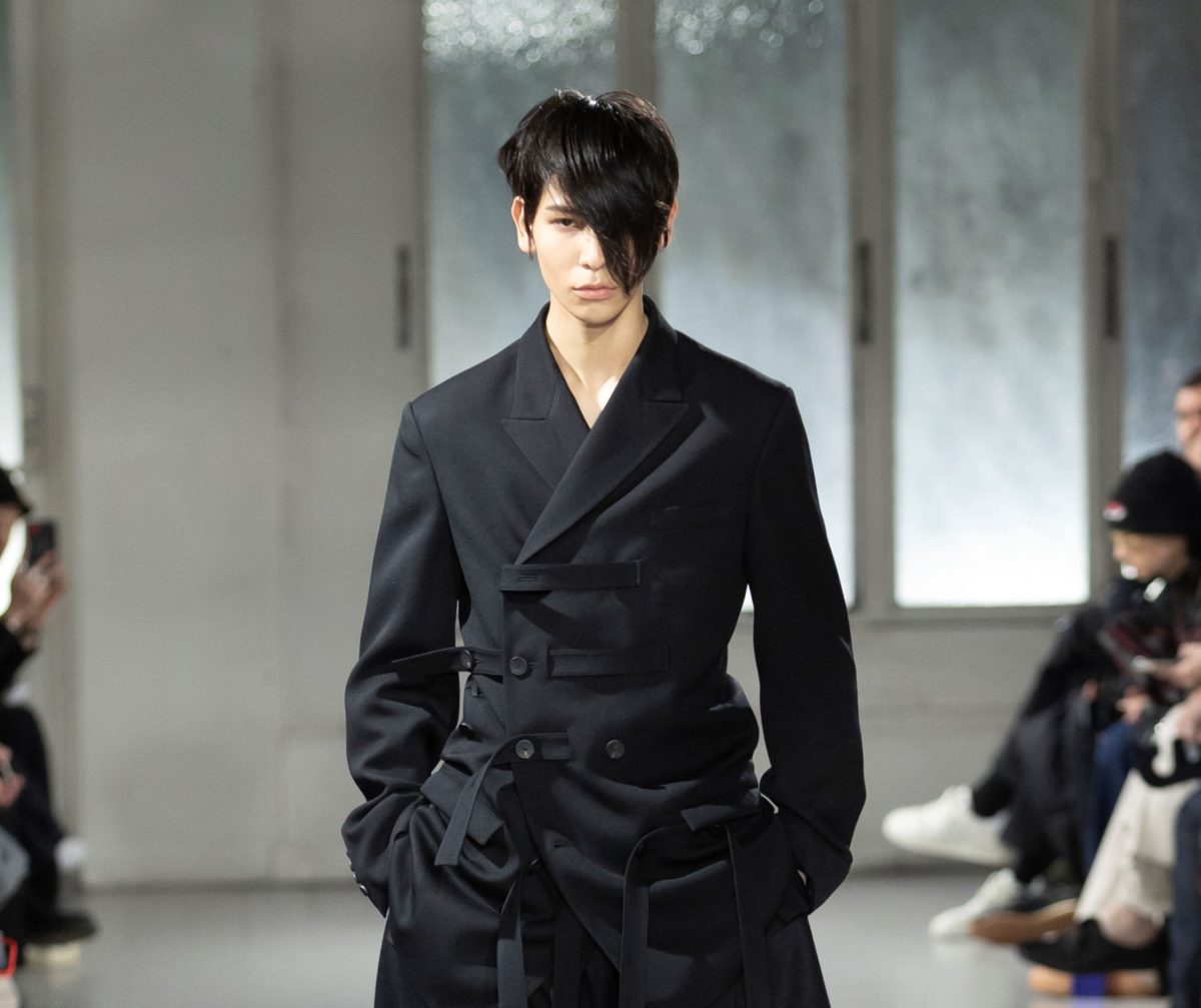 Raul de Snow Man a fait ses débuts de mannequin défilé à la Fashion ...