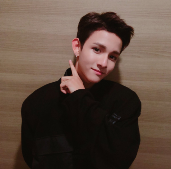 Le chanteur Samuel dévoile son lightstick officiel ! – Ckjpopnews